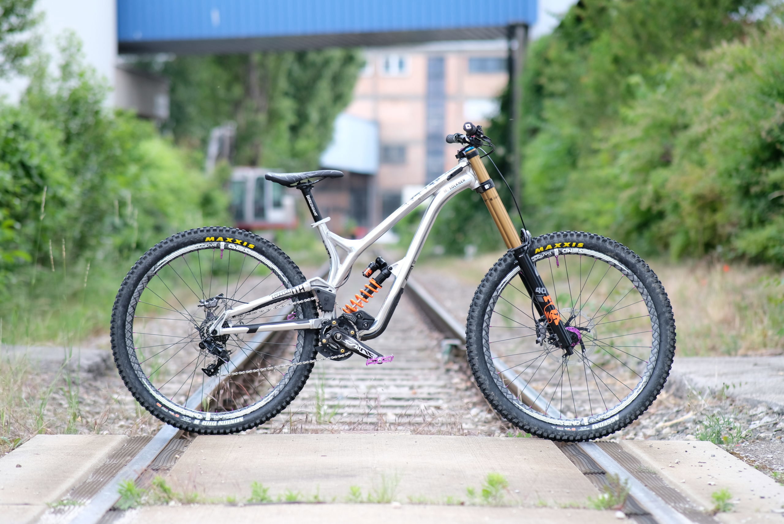 Commencal Supreme DH Custom | Der Radler